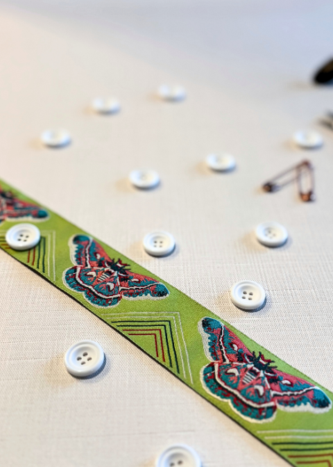 White Button W/Rim – Persnickety Fabrics